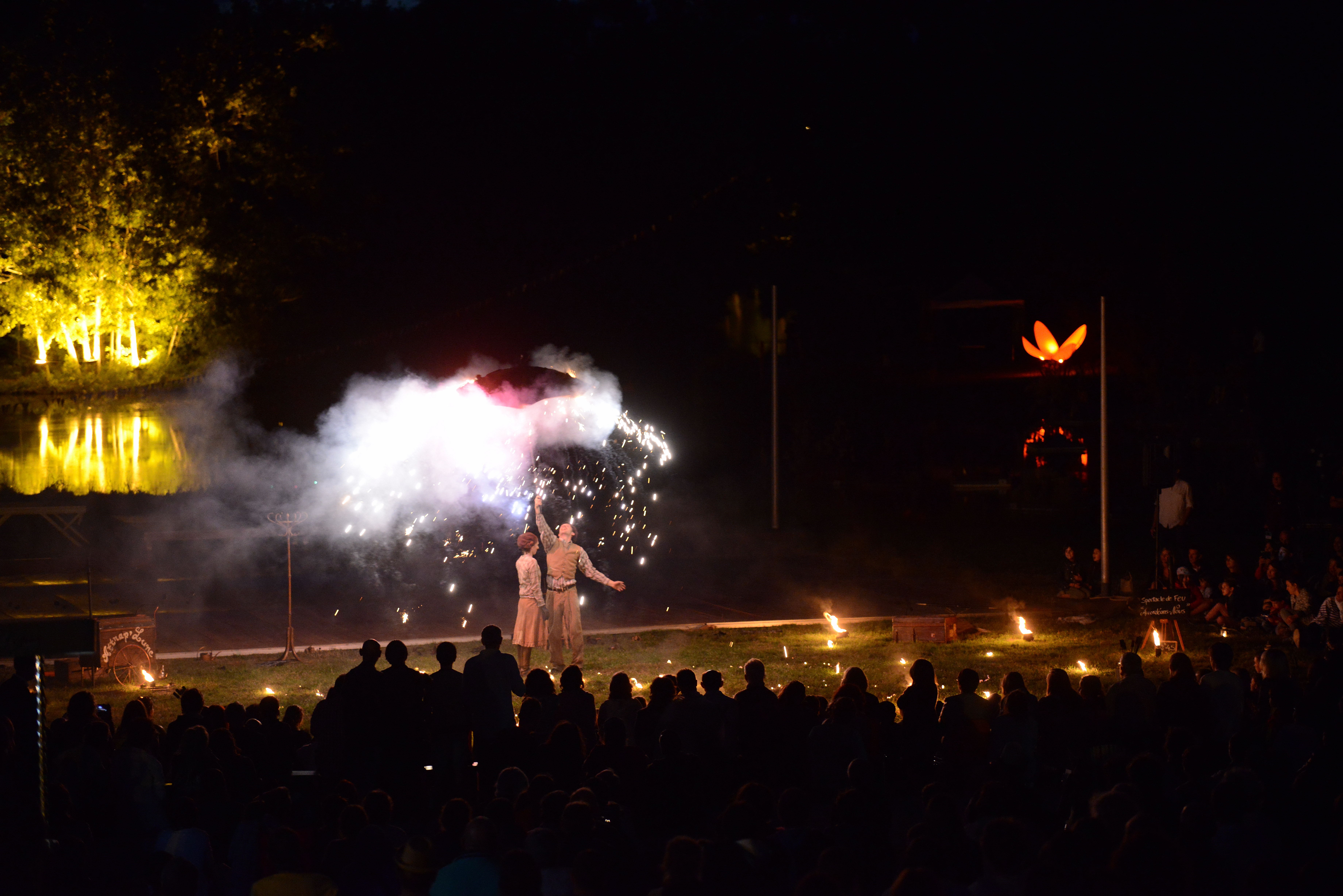 bjbn-2015-fh158 | Bazar le jour, Biz'art la nuit